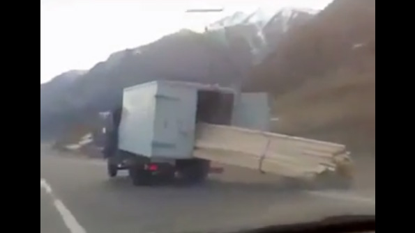 Bad Truck Drivers Caught on Video | Material Handling and Logistics