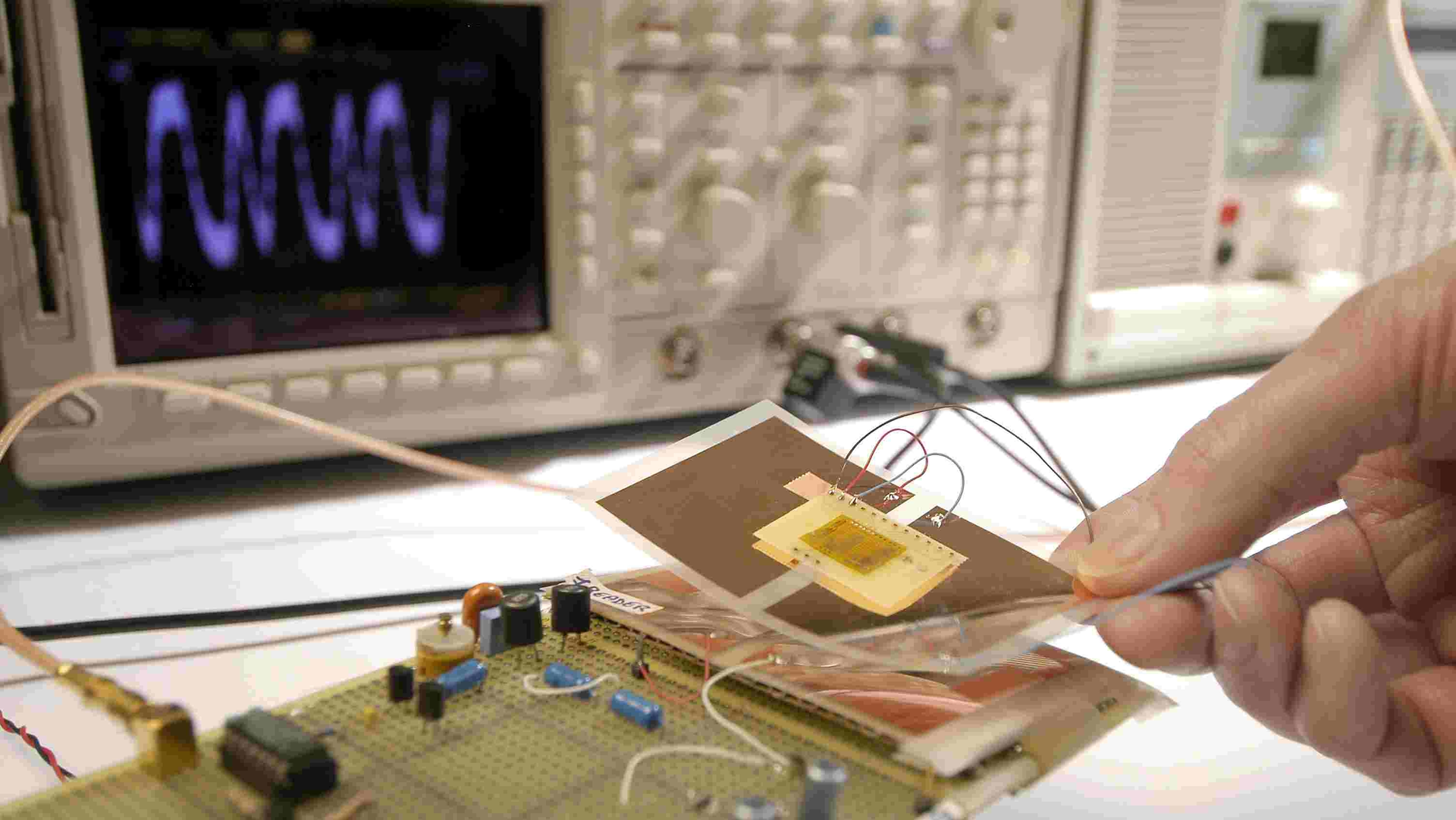 Philips Produces RFID Tags Using Plastic Electronics | MHL News