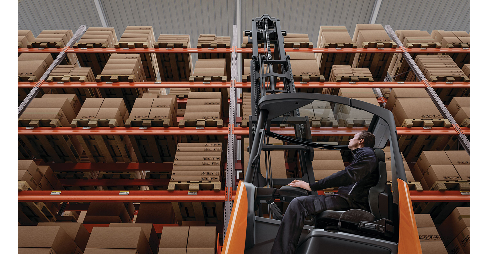 Versatile Electric Reach Trucks | MHL News