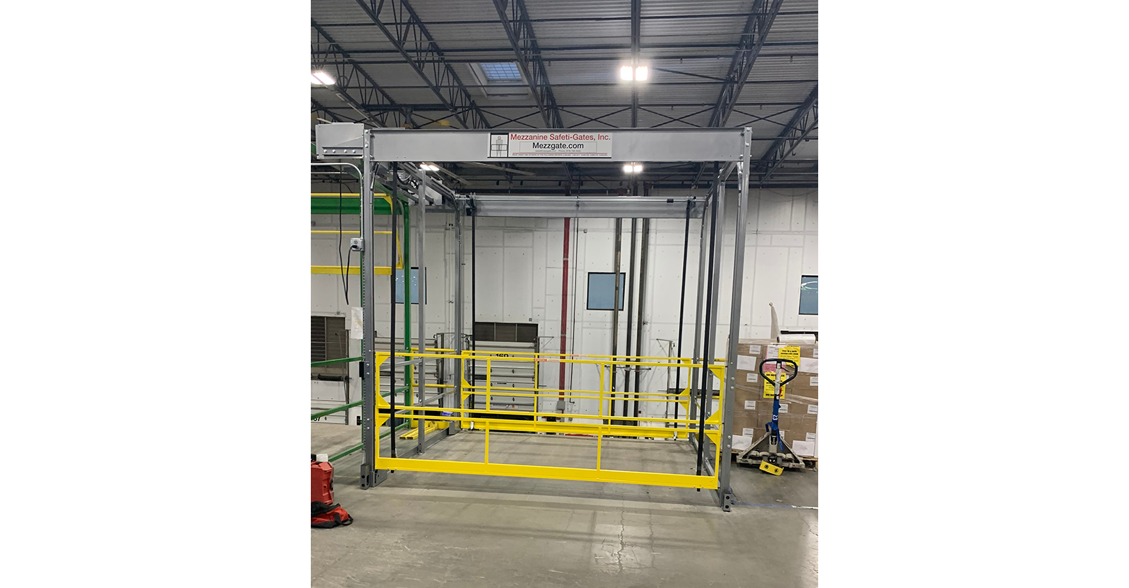 Dual-Gate Safety System | Material Handling and Logistics